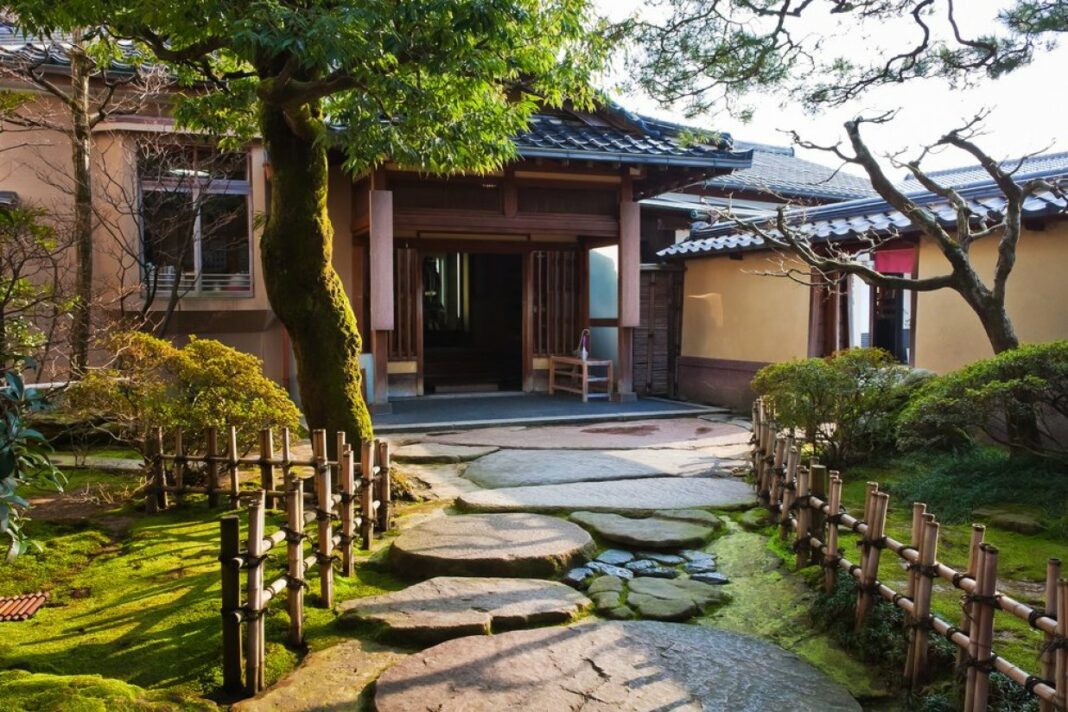 Nomura Samurai Haus - JapanTravel